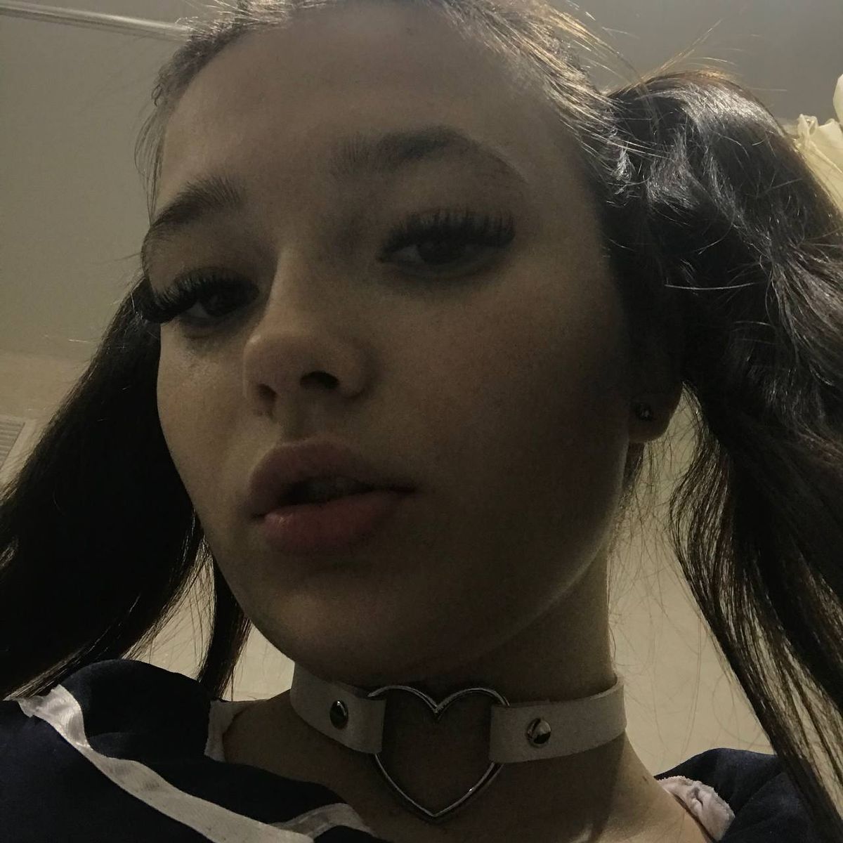 Female Profile & Live Cam Show luxuretv.life