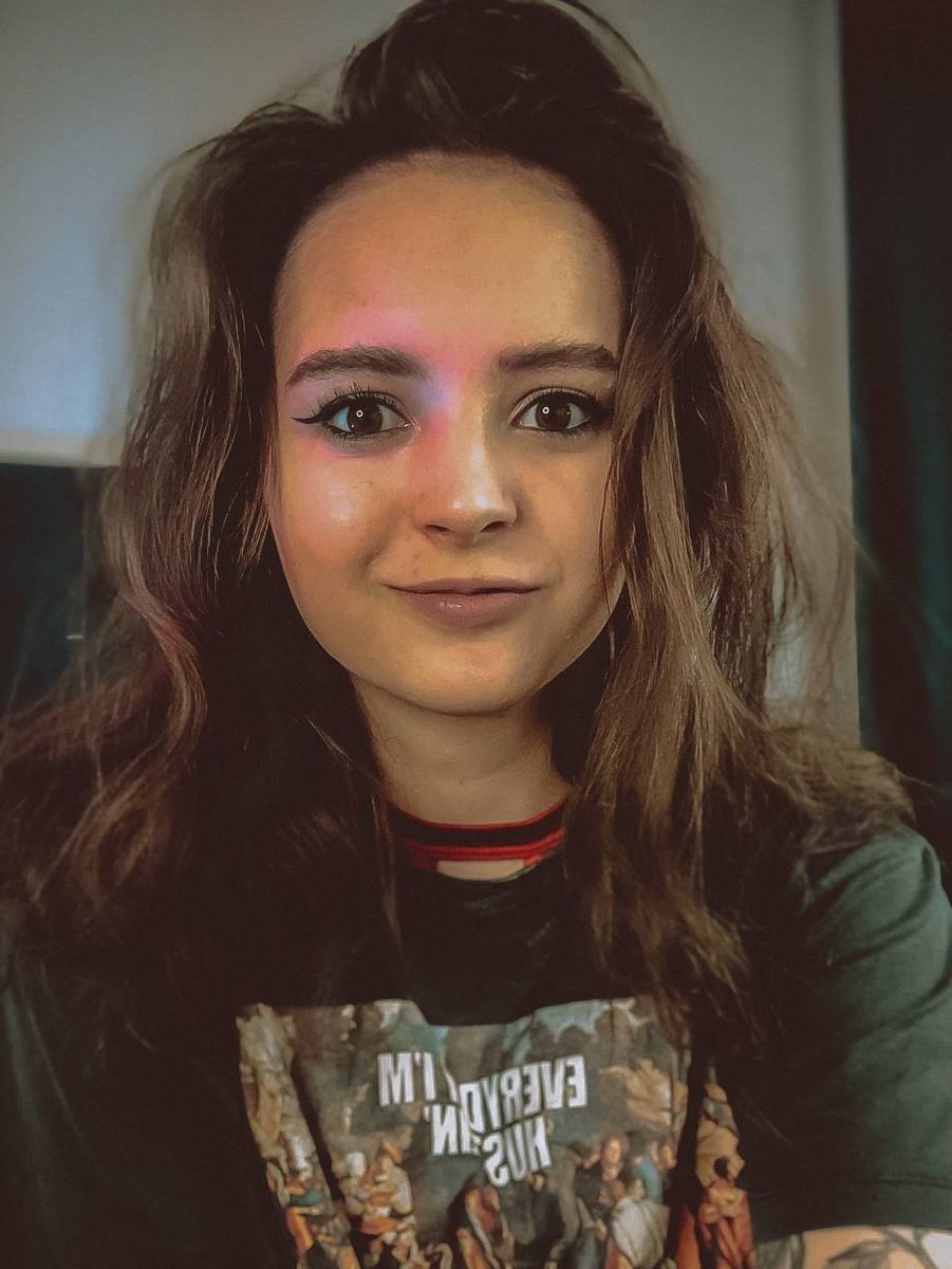 Eva Skype - SkyPrivate Girl Profile & Live Cam Show SkyPrivate