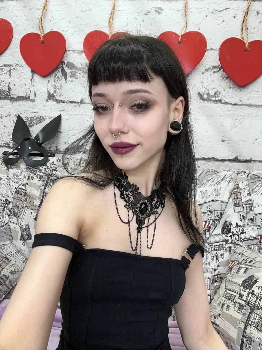 Nikolle Skype - SkyPrivate Girl Profile & Live Cam Show SkyPrivate