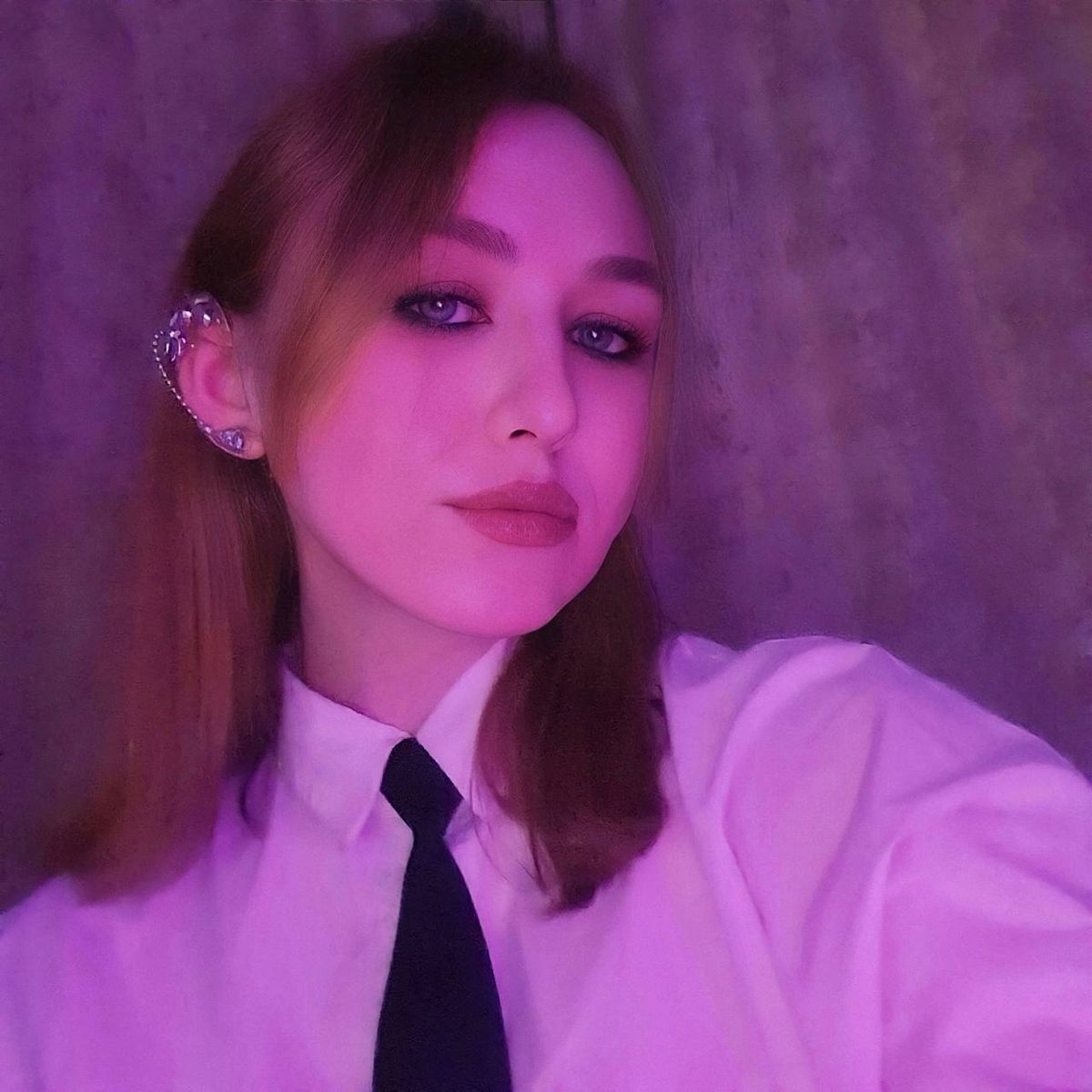 Female Profile And Live Cam Show Skyprivate