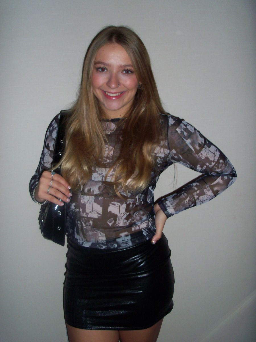 Crystal Lee ️ Live Cams | Skype, Teams, Discord & Telegram