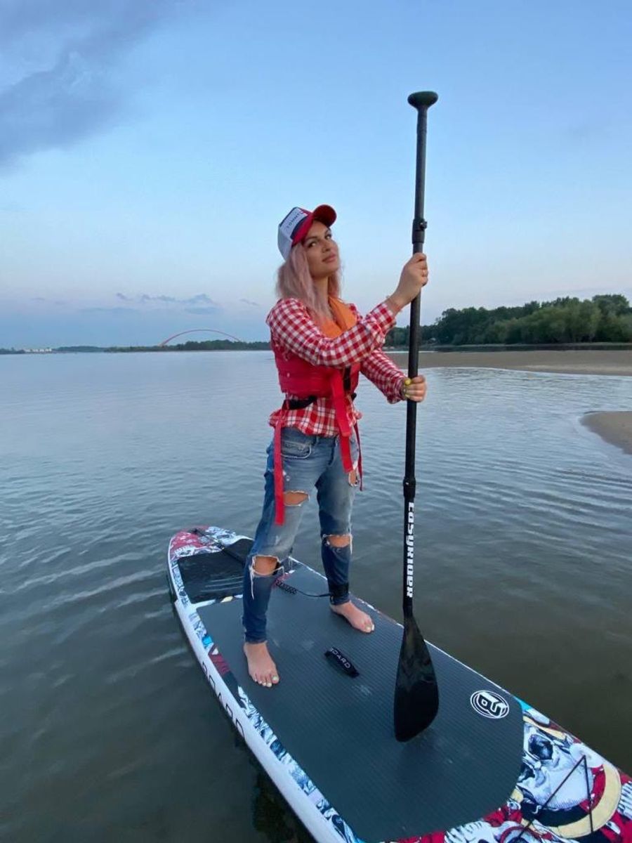 Female Profile & Live Cam Show SkyPrivate