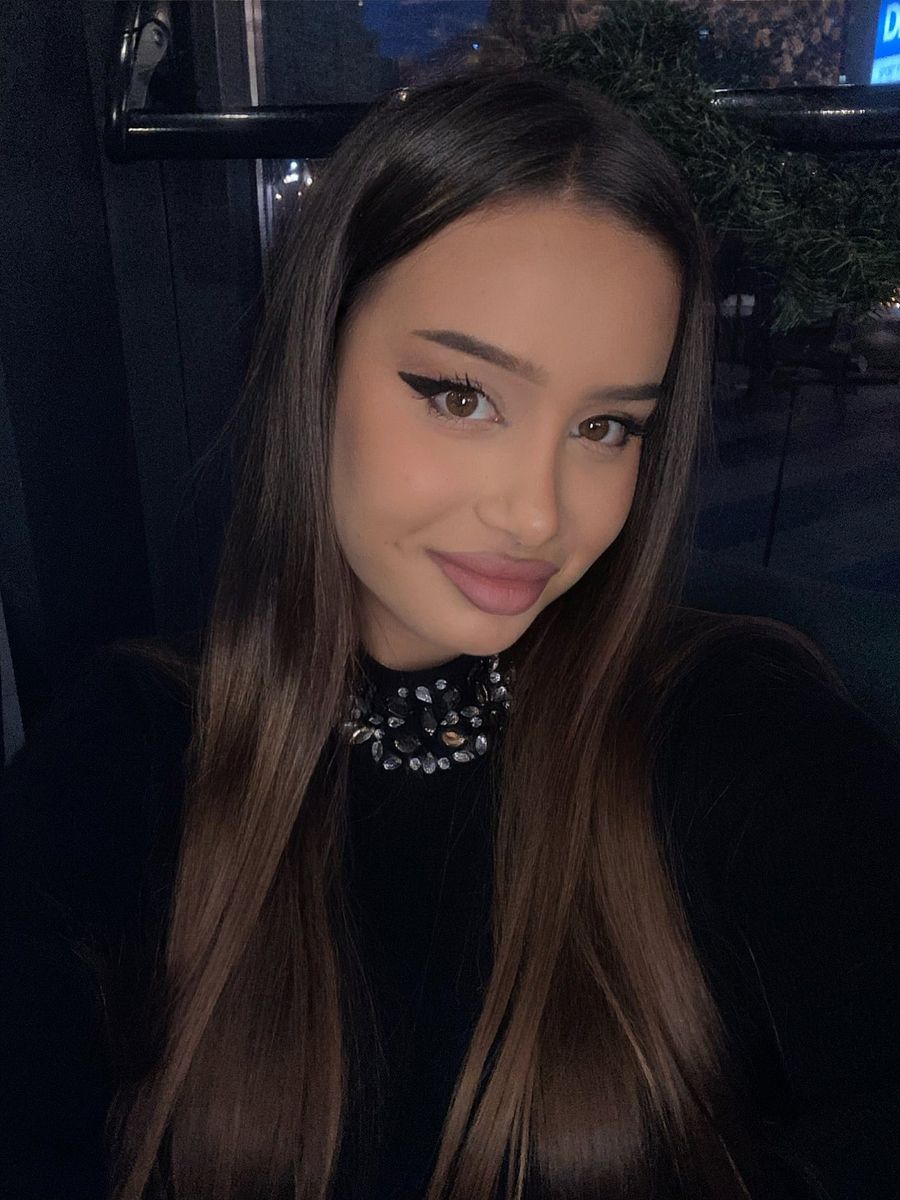 Delia Royal Skype - SkyPrivate Girl Profile & Live Cam Show SkyPrivate