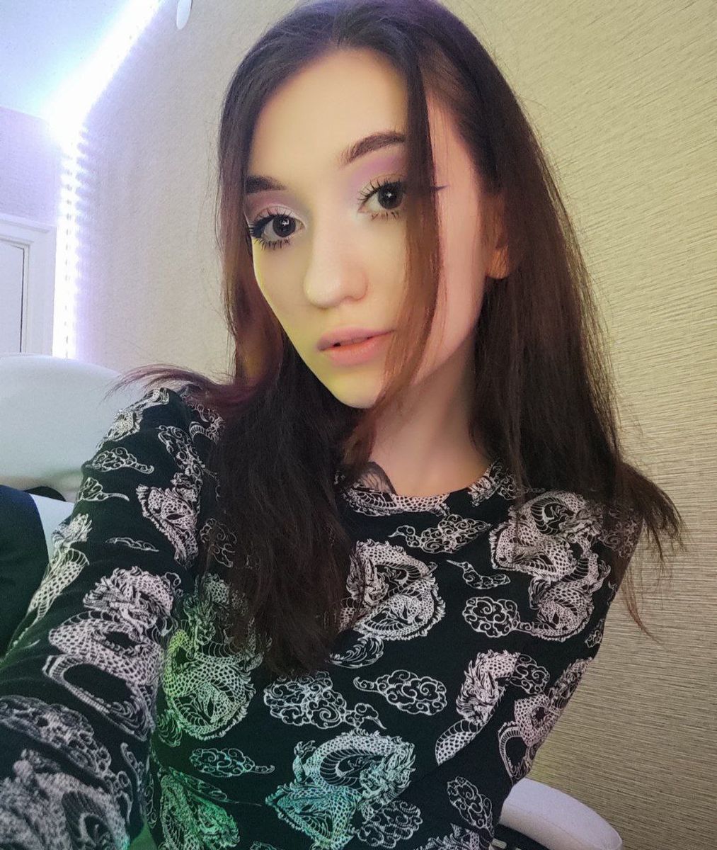 Female Profile & Live Cam Show pvt.sexy