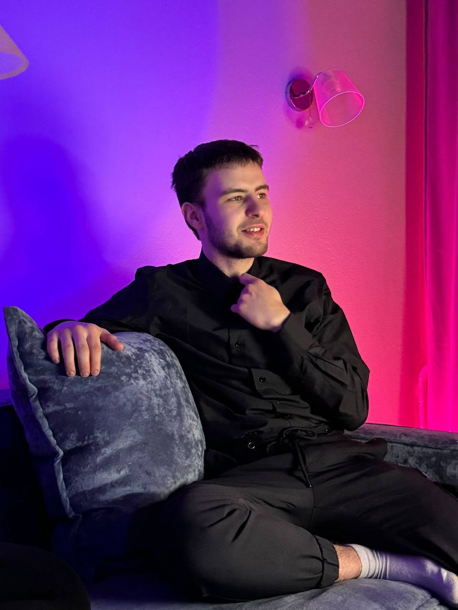 Anya and Mark ️ Live Cams | Skype, Teams, Discord & Telegram