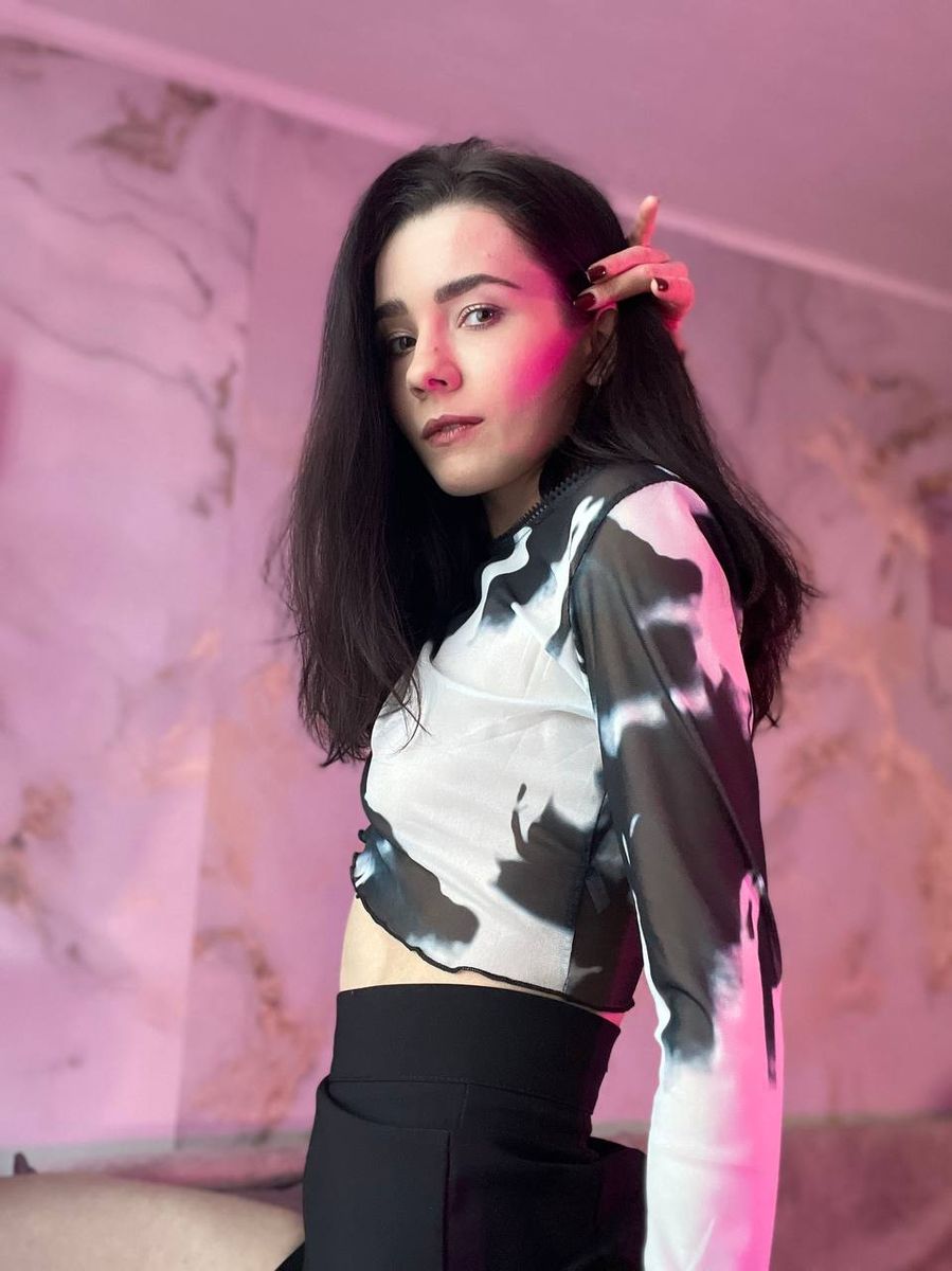 Ammy Skype - SkyPrivate Girl Profile & Live Cam Show SkyPrivate