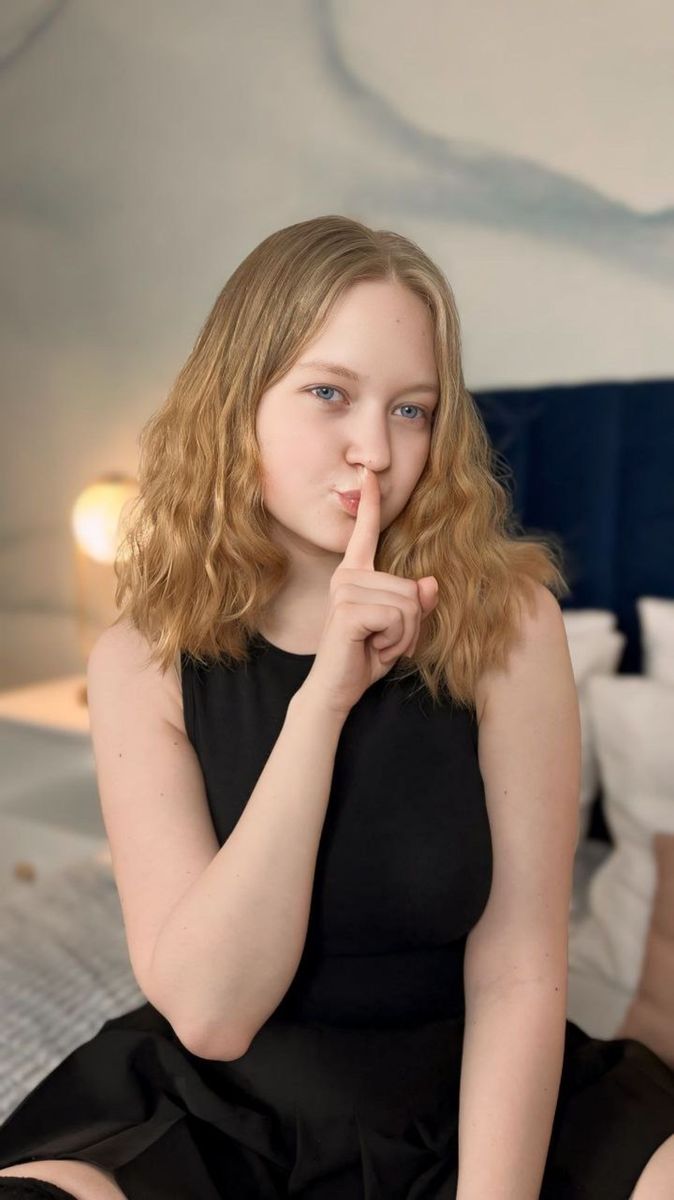 Molly ️ Live Cams | Skype, Teams, Discord & Telegram