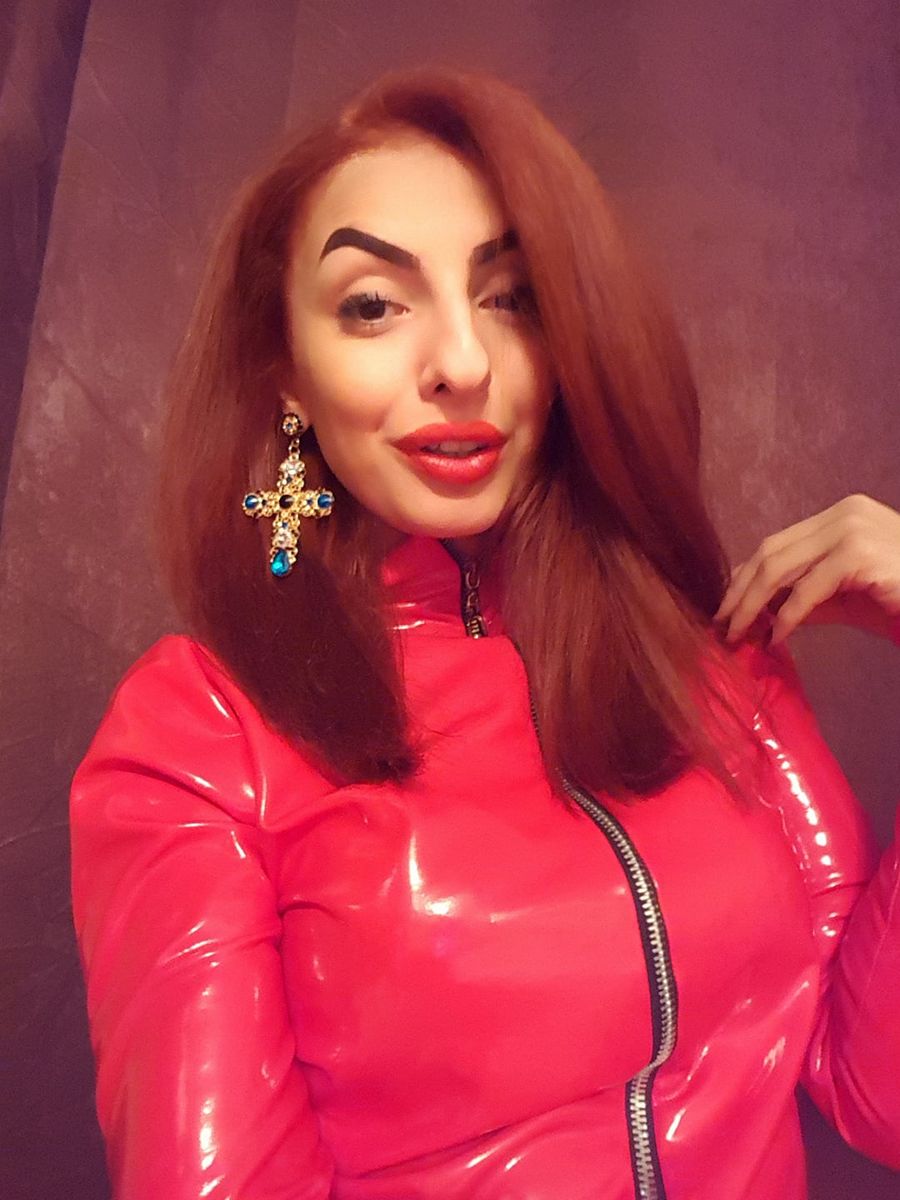 Giulia ️ Live Cams | Skype, Teams, Discord & Telegram