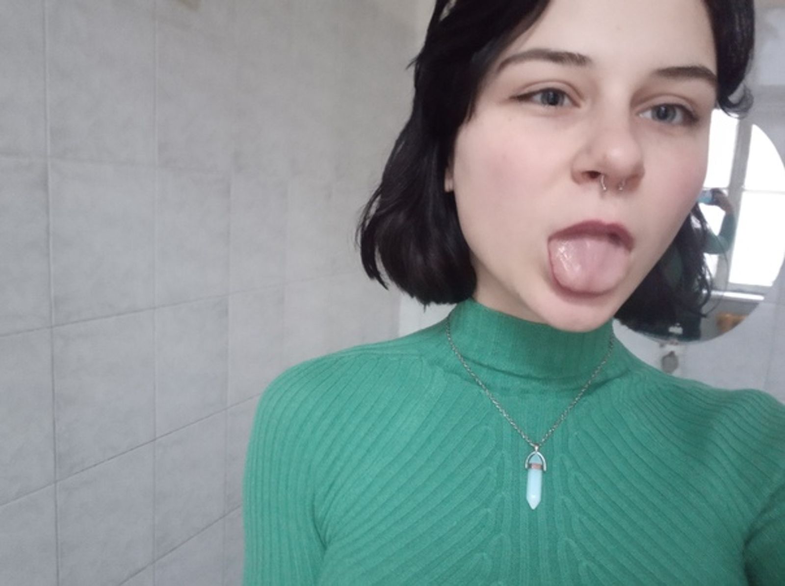 Female Profile & Live Cam Show SkyPrivate