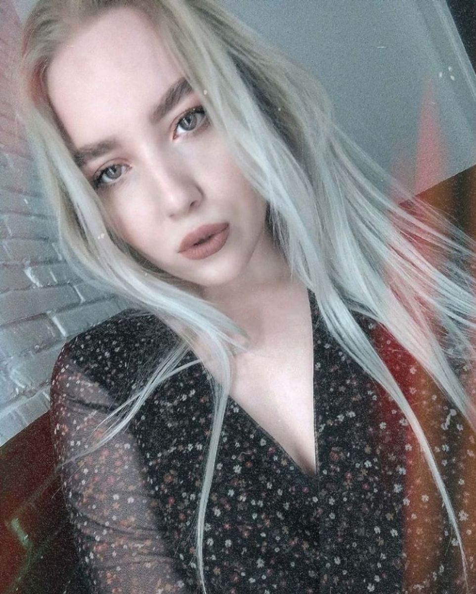 Female Profile & Live Cam Show luxuretv.life