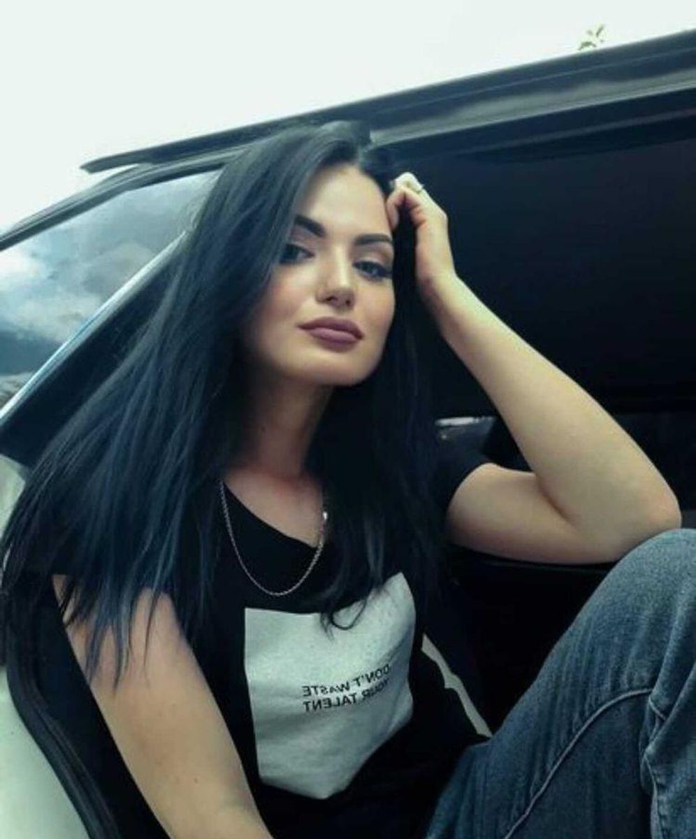 Female Profile & Live Cam Show SkyPrivate