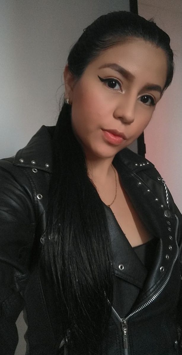 Female Profile And Live Cam Show Skyprivate