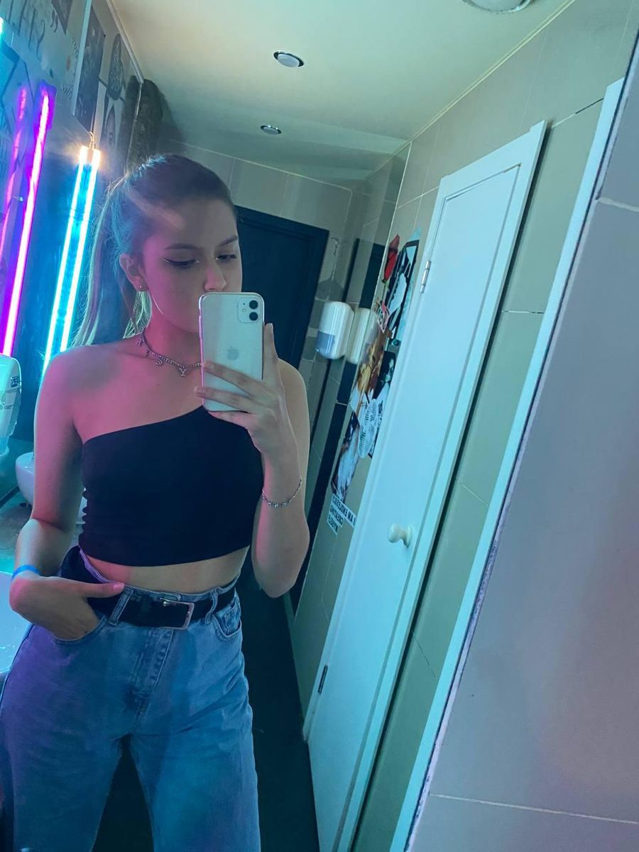 tiona_pose Skype - SkyPrivate Girl Profile & Live Cam Show SkyPrivate