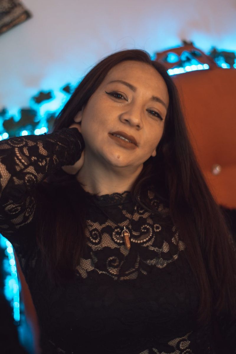 Violet Roberts ️ Live Cams | Skype, Teams, Discord & Telegram