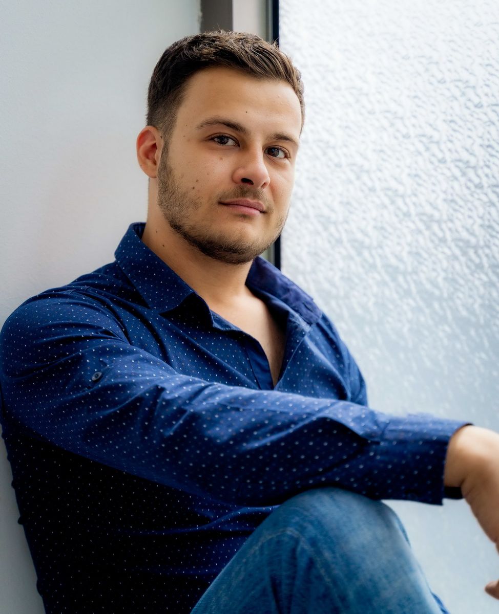 GregoryBlayne Skype - live web cam show - SkyPrivate