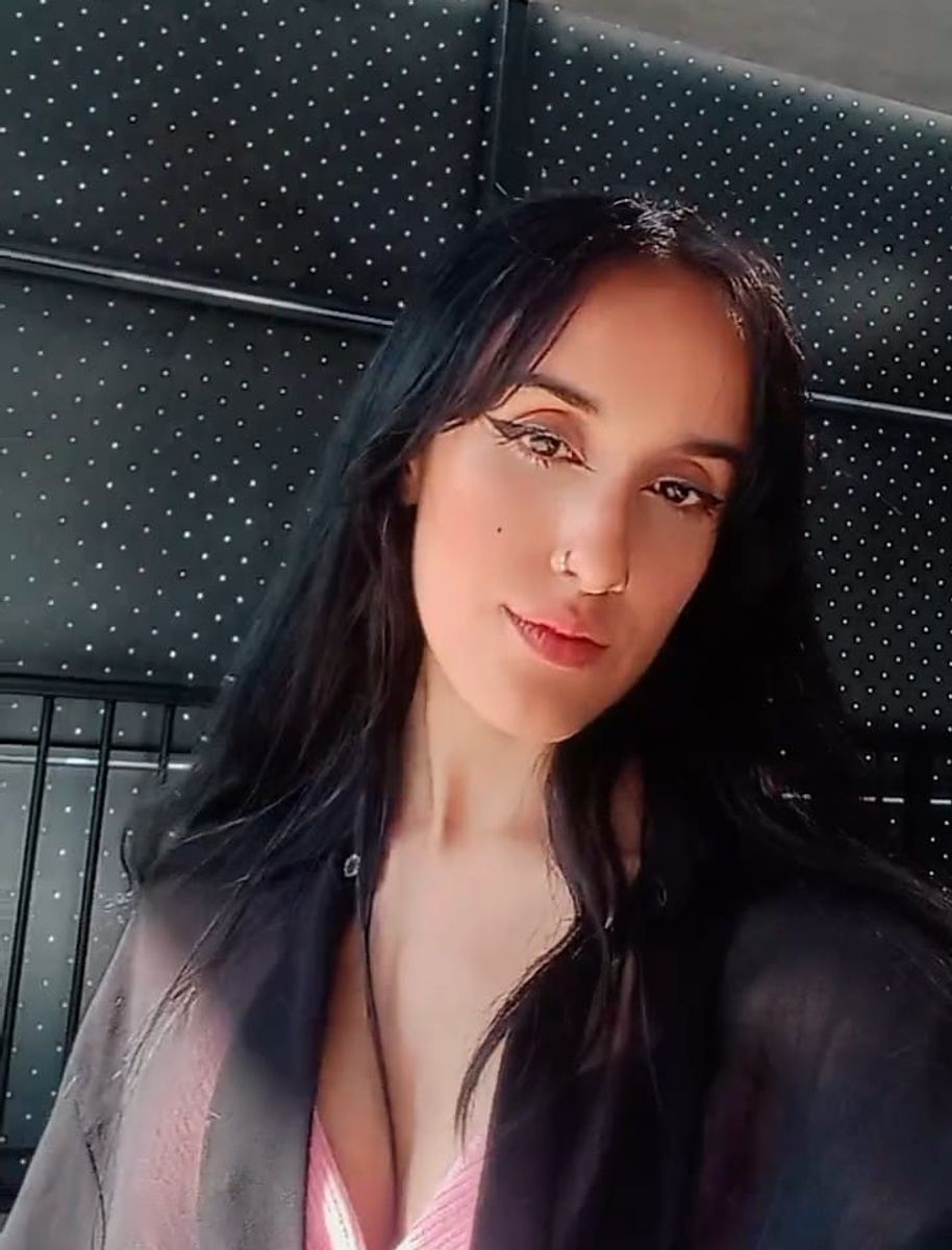 Anika_Roman ️ Live Cams | Skype, Teams, Discord & Telegram