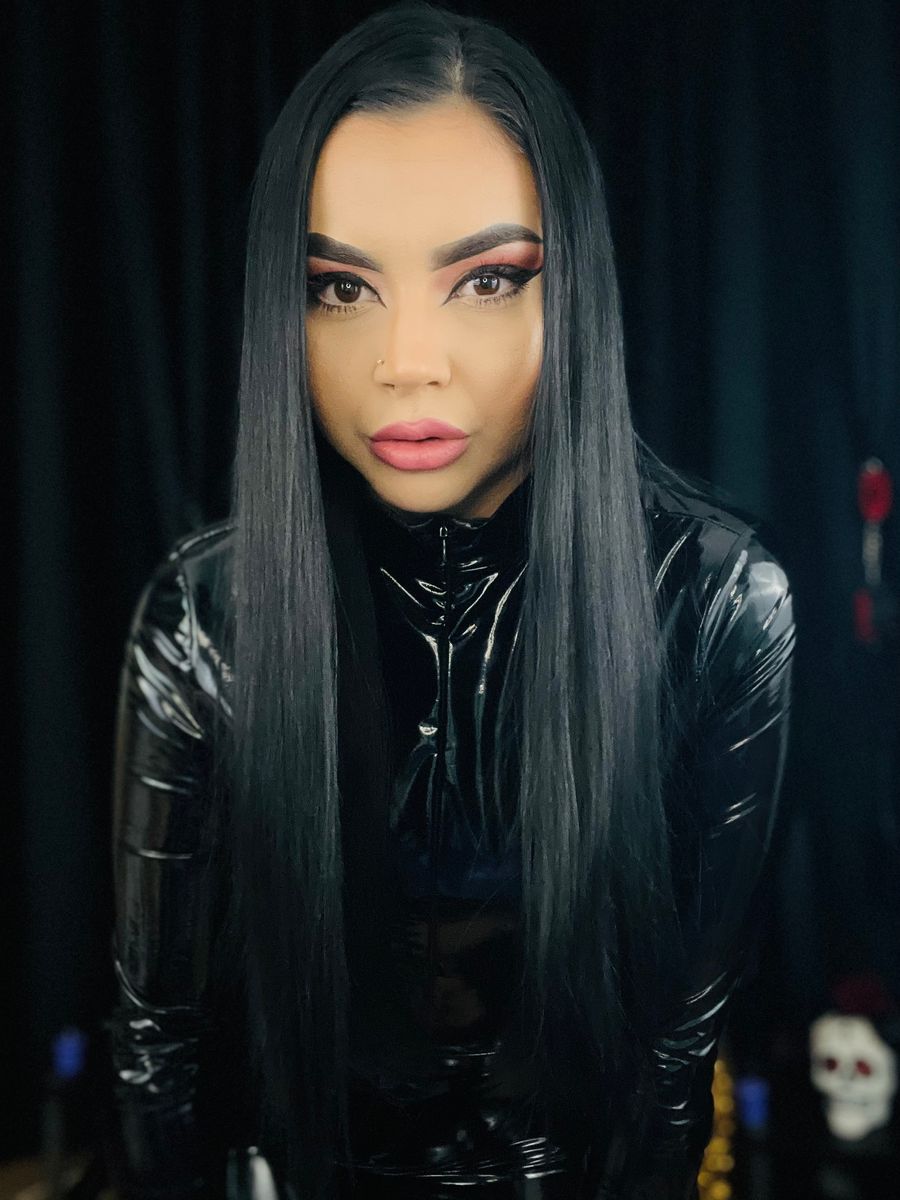 Edith Fuchs Skype - live web cam show SkyPrivate