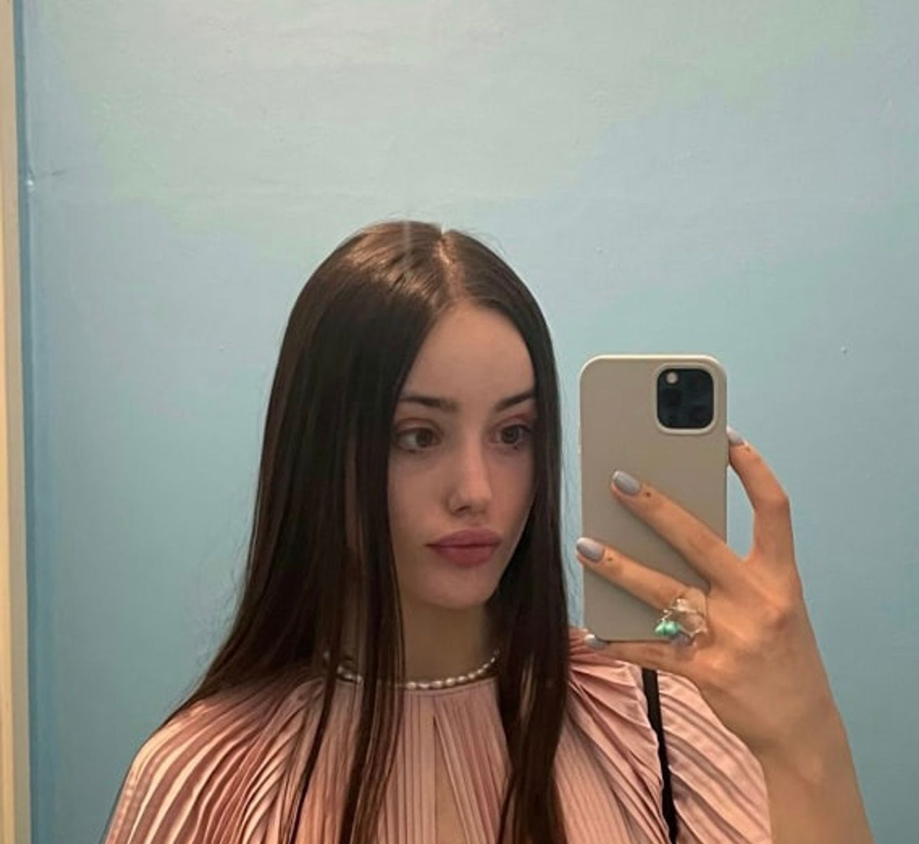 Female Profile And Live Cam Show Skyprivate