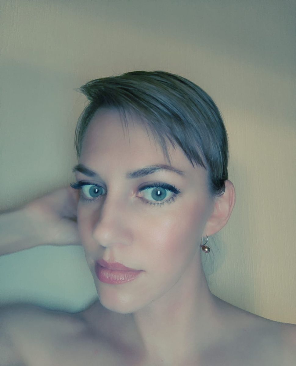 Female Profile & Live Cam Show SkyPrivate