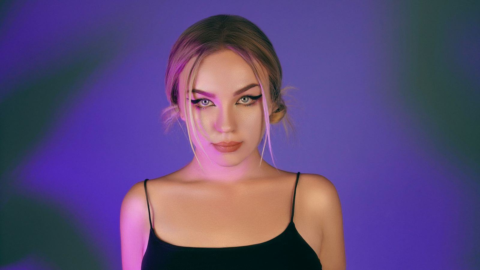 Adeline ️ Live Cams | Teams, Discord & Telegram