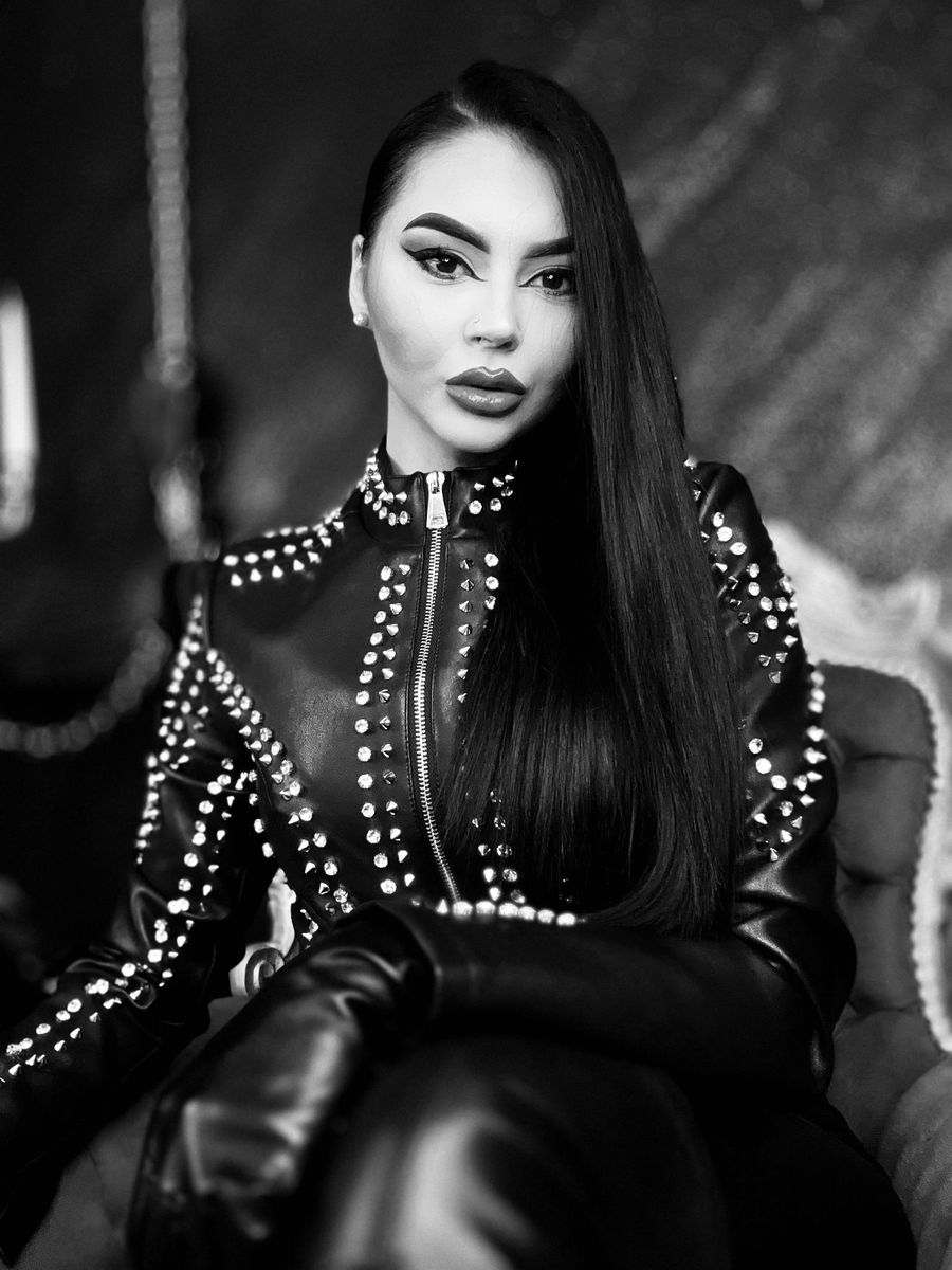 Edith Fuchs Skype - SkyPrivate Girl Profile & Live Cam Show SkyPrivate