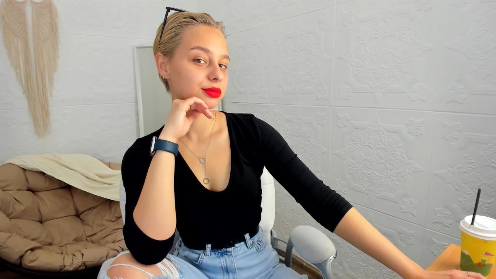 Avrora Skype - SkyPrivate Girl Profile & Live Cam Show SkyPrivate