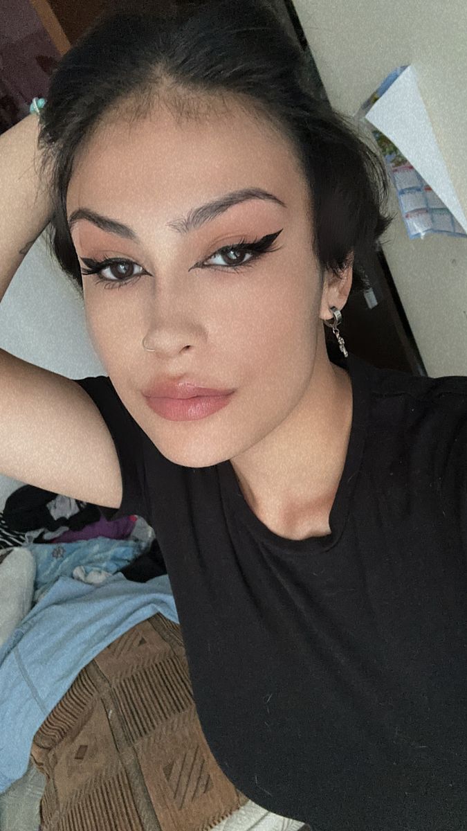 Weibliches Profil & Live-Cam-Show SkyPrivate DE