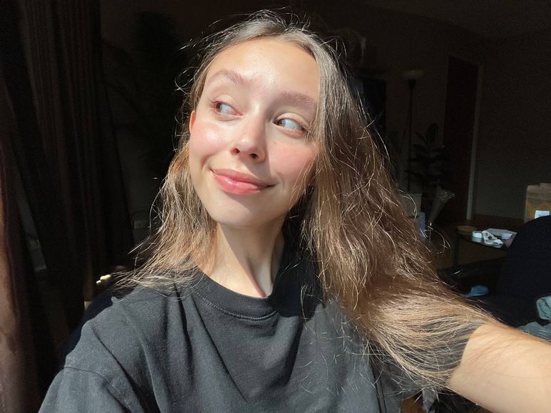 Elis ️ Live Cams | Skype, Teams, Discord & Telegram