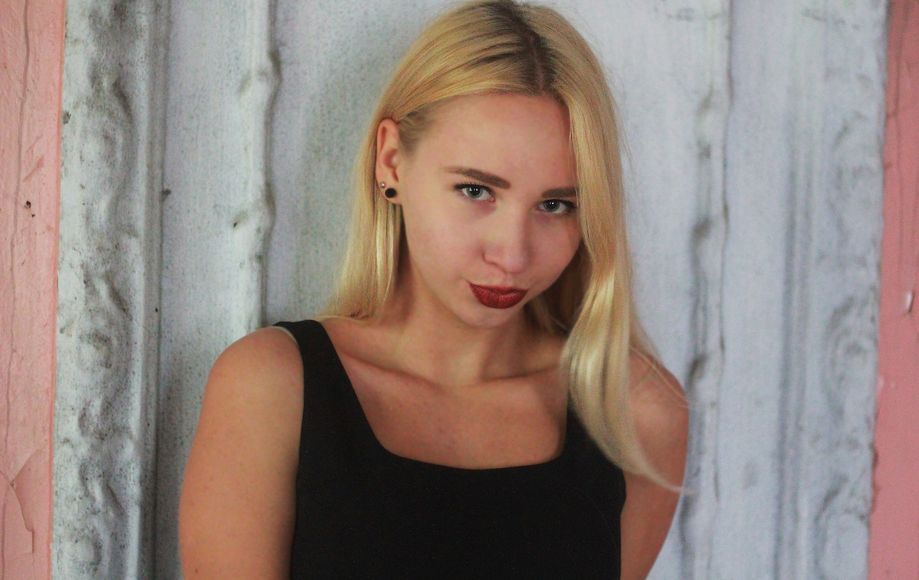 BlondeLilith ️ Live Cams | Skype, Teams, Discord & Telegram