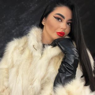 Female Profile & Live Cam Show SkyPrivate